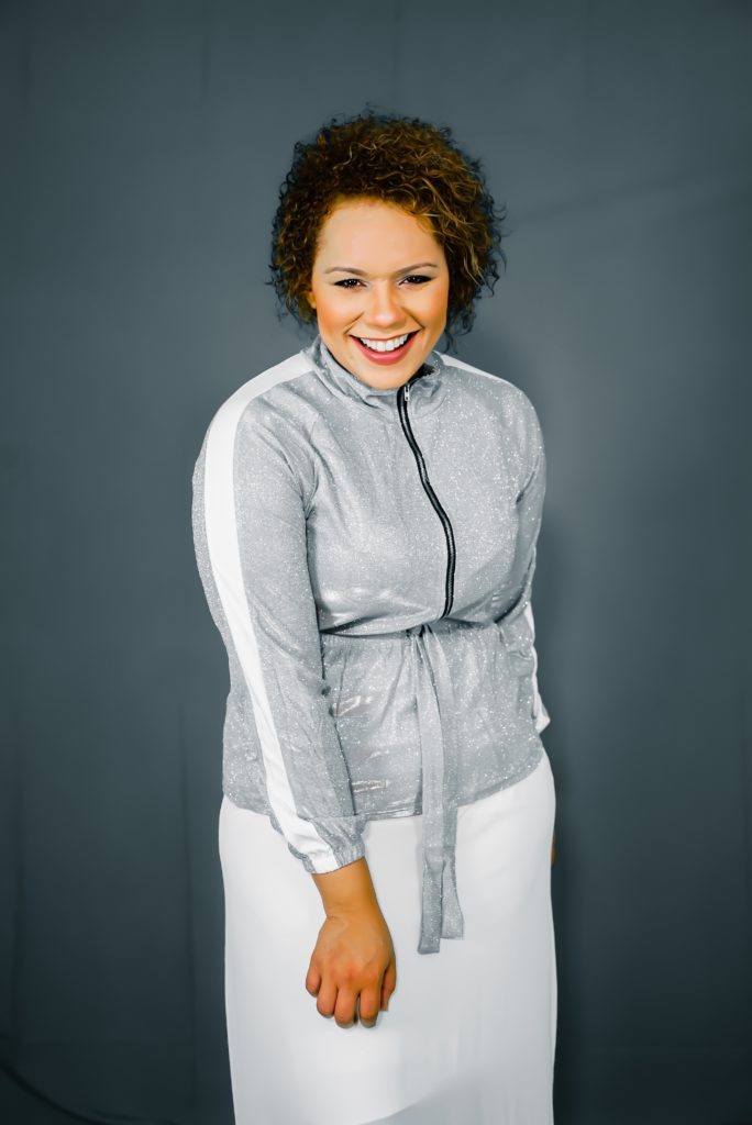 Egleyda exalta la santidad de Dios con su nuevo tema, «Kadosh Adonai ...