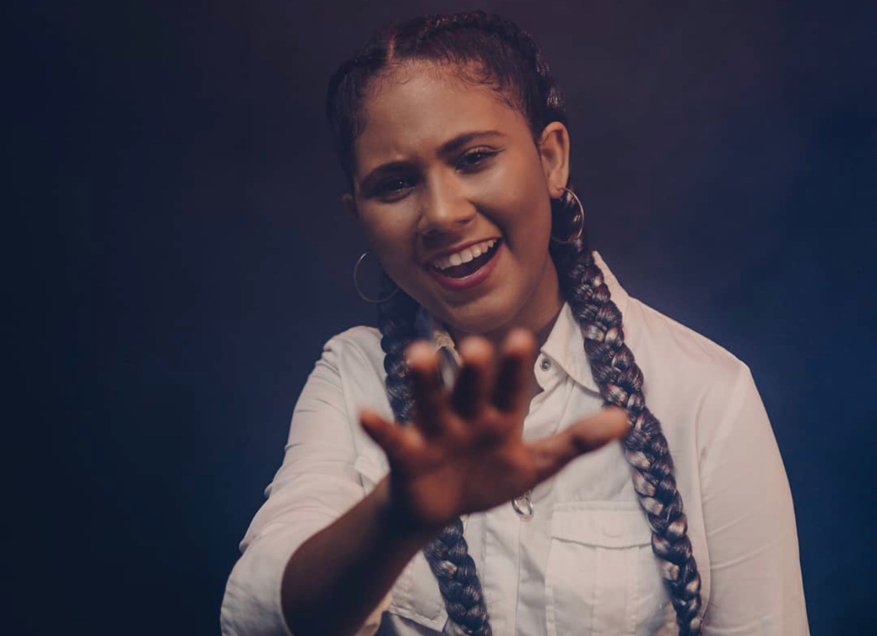 Lizzy Parra lanza su nueva canción «Quiébrame», bajo el sello Nain ...